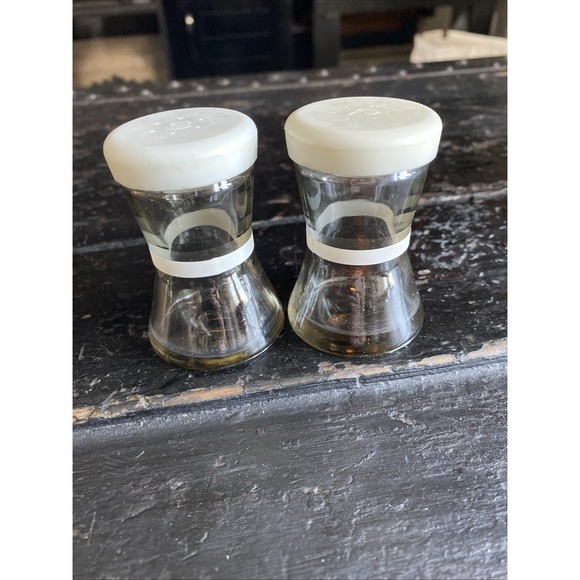 Kitchen | Vintage Clear Glass Salt Pepper Shakers With Plastic Caps 25 ...